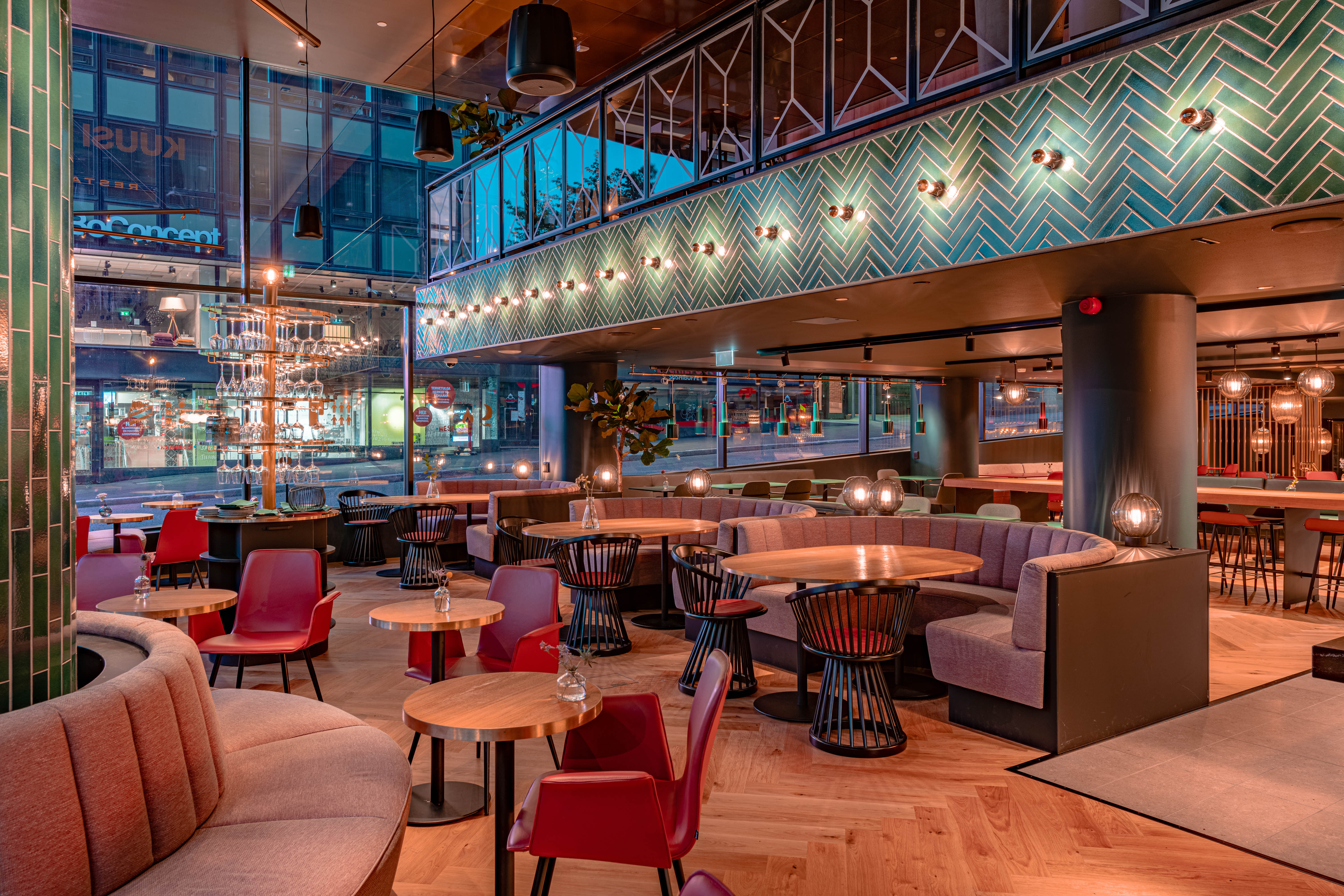 Tutustu Kuusi Palaa -ravintolaan Marski by Scandic -hotellissa